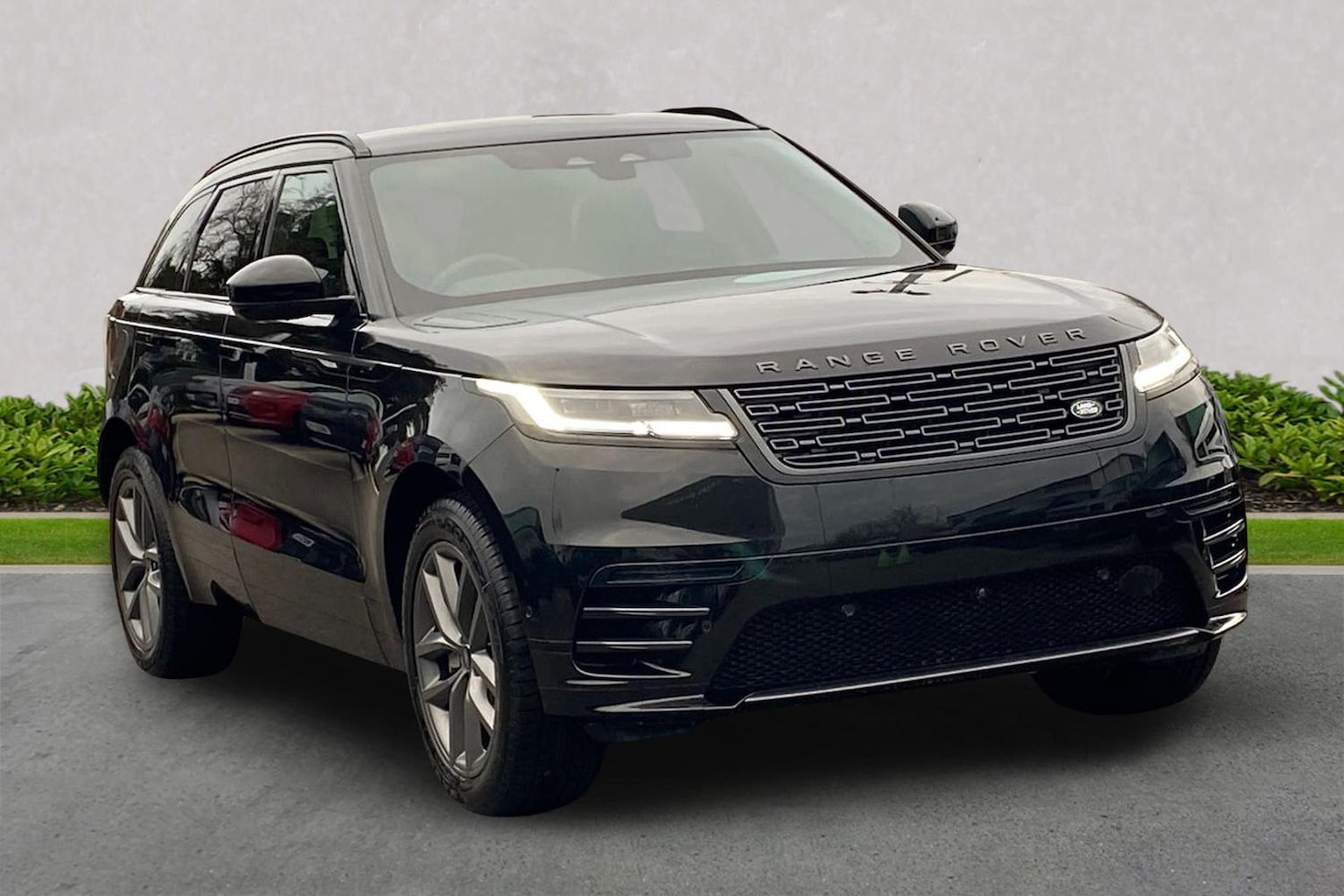 New In Stock LAND ROVER RANGE ROVER VELAR 3.0 D300 Mhev Dynamic Se 5Dr ...