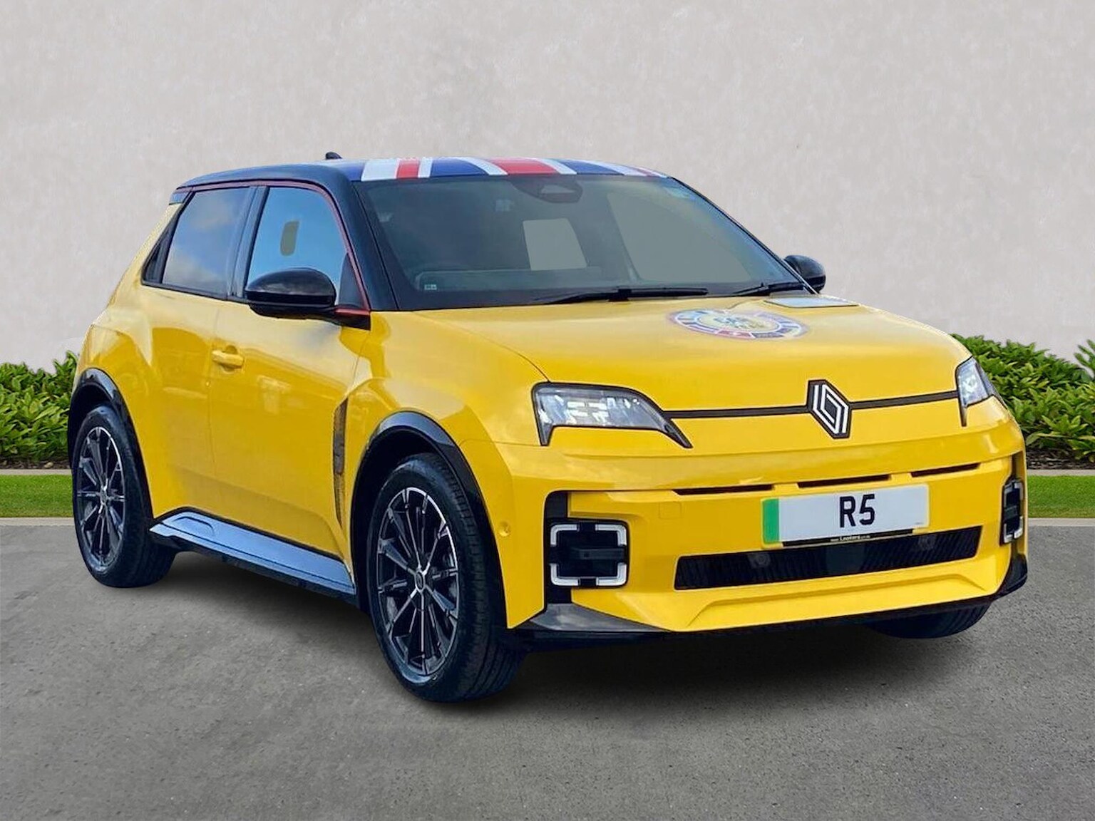 New In Stock RENAULT 5 110Kw Iconic Five Comfort Range 52 Kwh 5Dr Auto ...