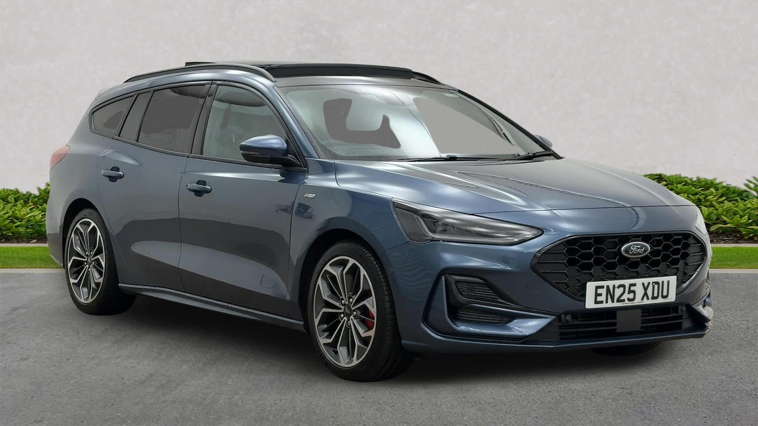 Nearly New FORD FOCUS 1.0 Ecoboost Hybrid Mhev 155 St-Line X 5Dr Auto ...