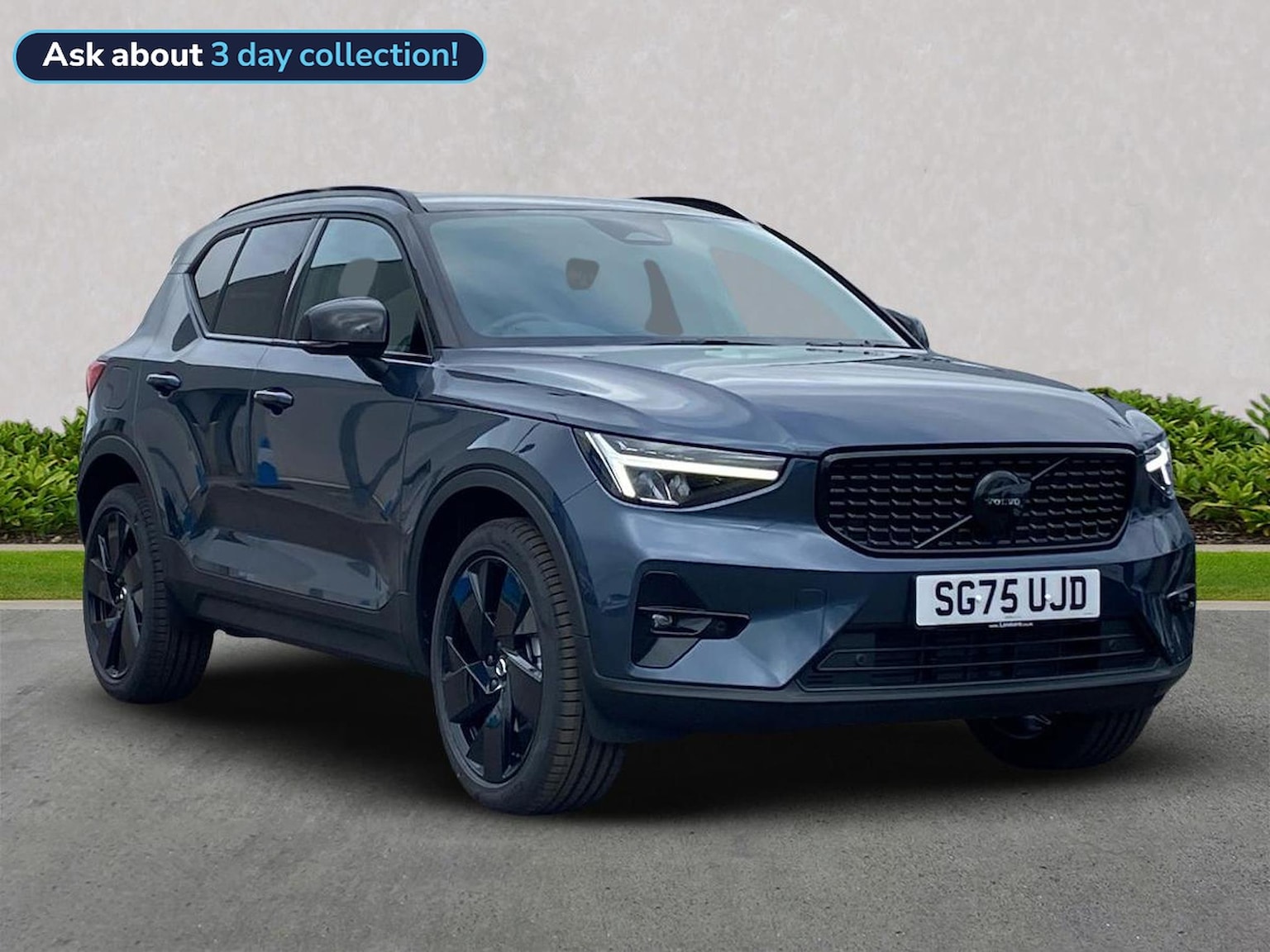 Nearly New VOLVO XC40 2.0 B4P Plus Black Edition 5Dr Auto 2025 | Lookers